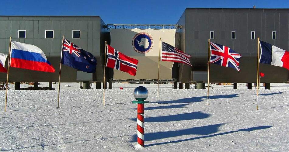 What time zone is used in Antarctica? - Antarctica.uk